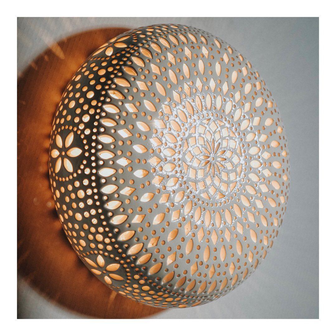 lampada applique traforata